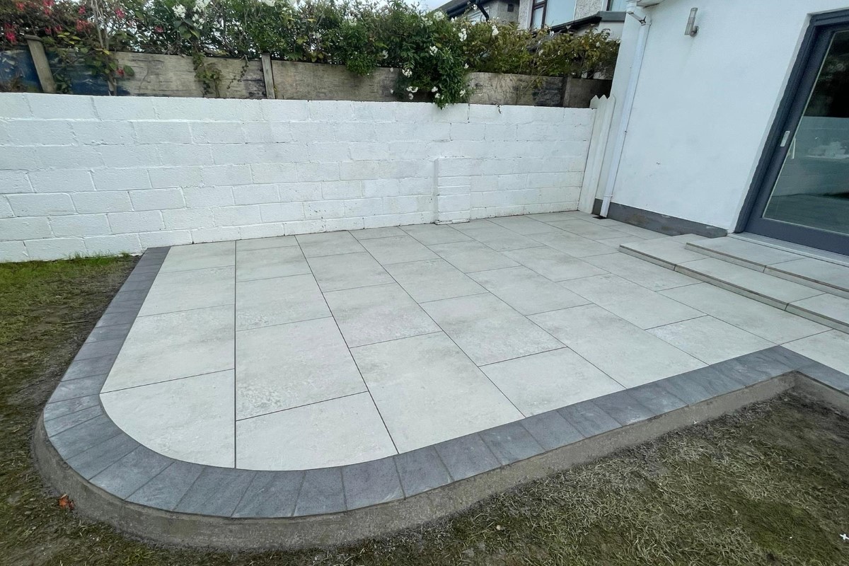 Porcelain Tiled Patio with Cobbles in Lucan, Dublin - NaturalScape Paving